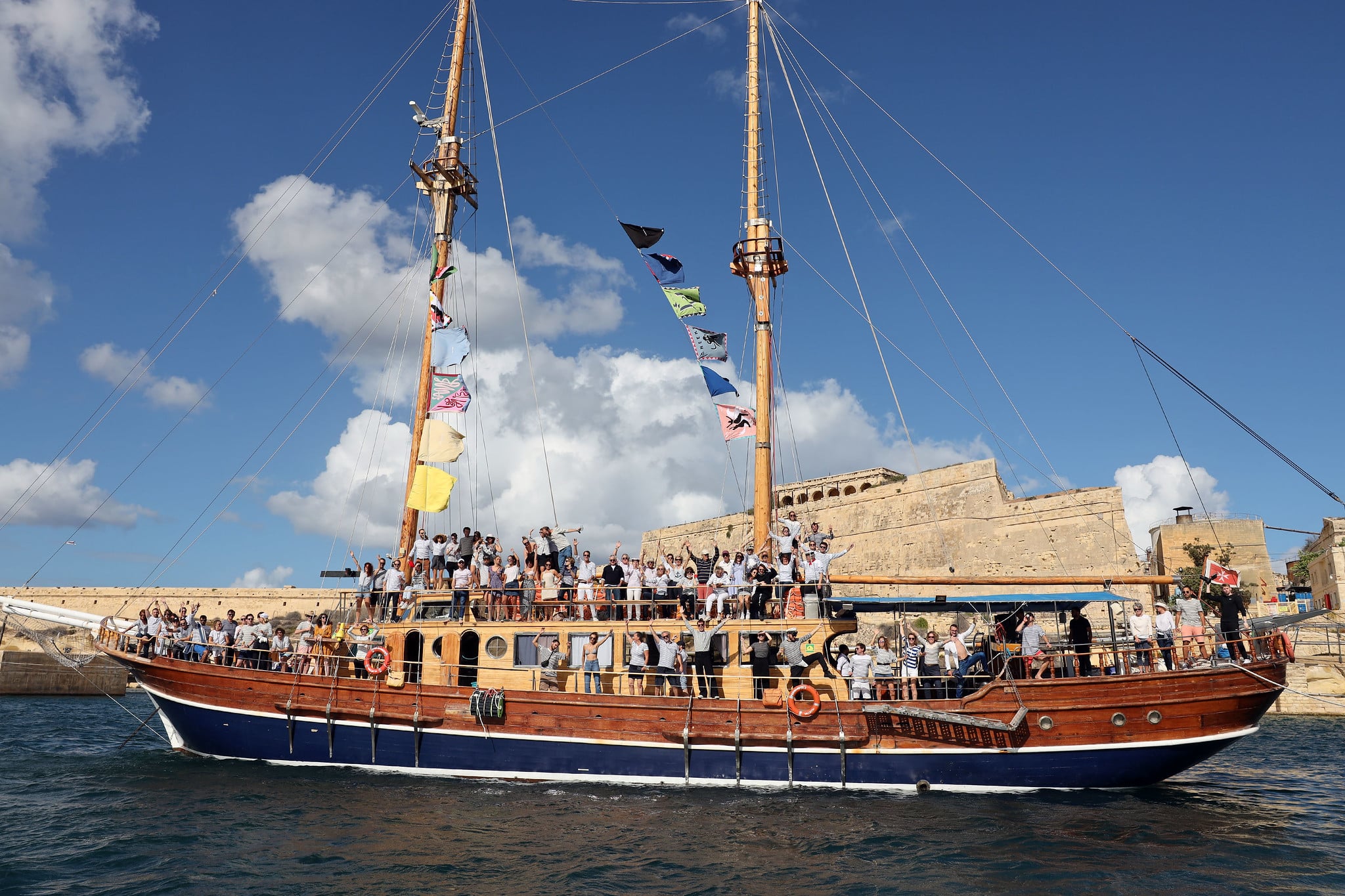 Wedding in Malta : EP 2 : Boat-Party in Valletta Bay - Agence WATO