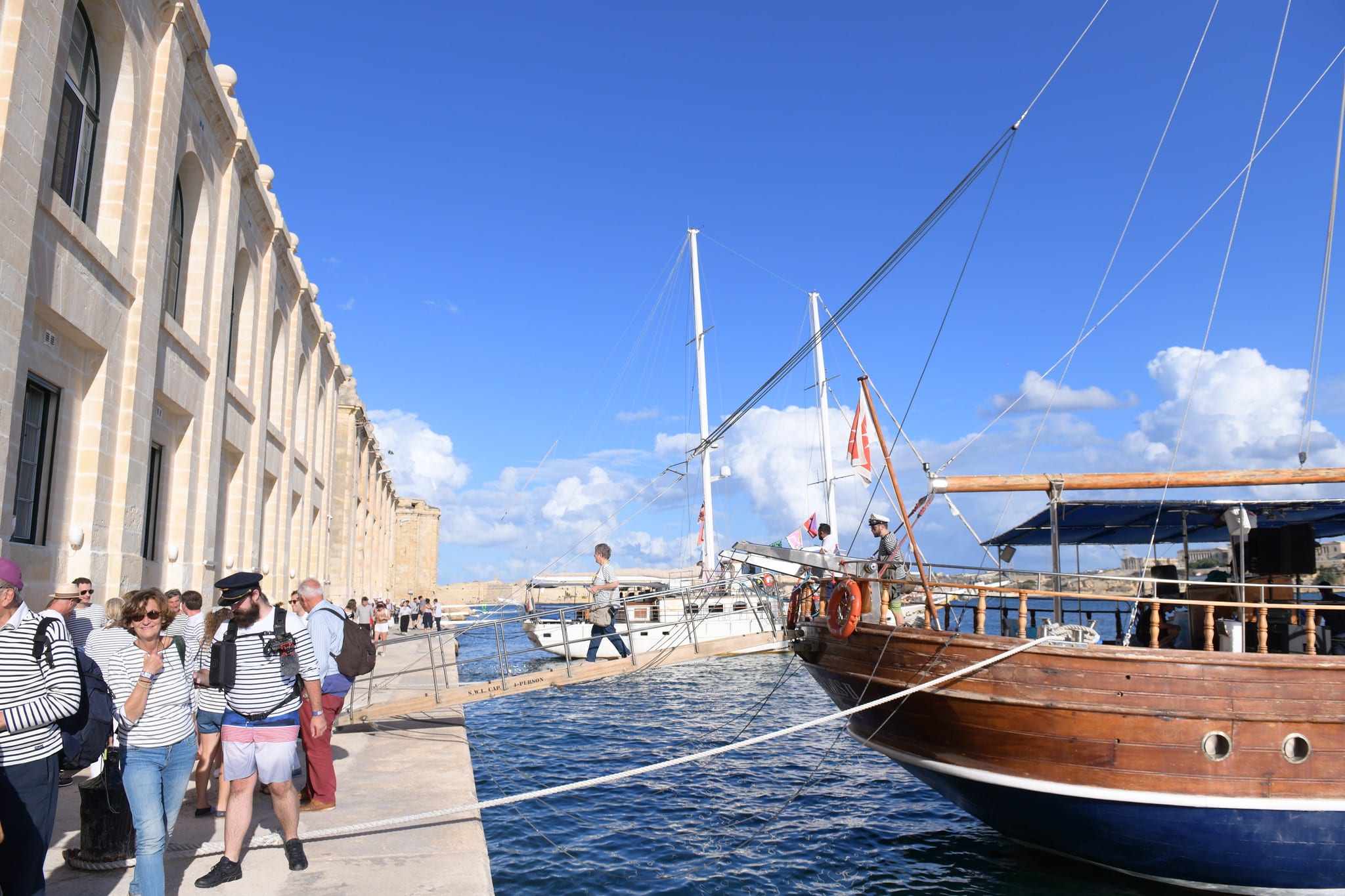 Wedding in Malta : EP 2 : Boat-Party in Valletta Bay - Agence WATO
